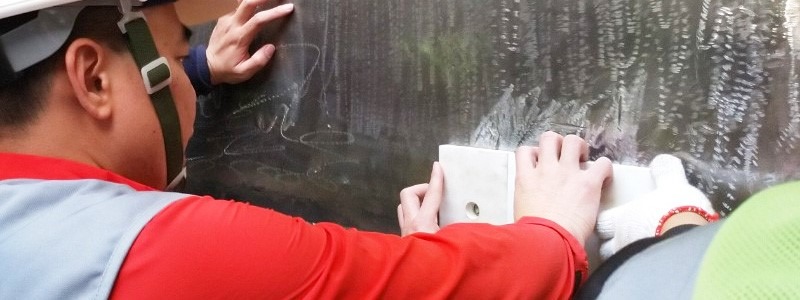 Quy trình thi công tấm gốm chống mòn Kalocer có lỗ và hàn vòng đệm sử ...